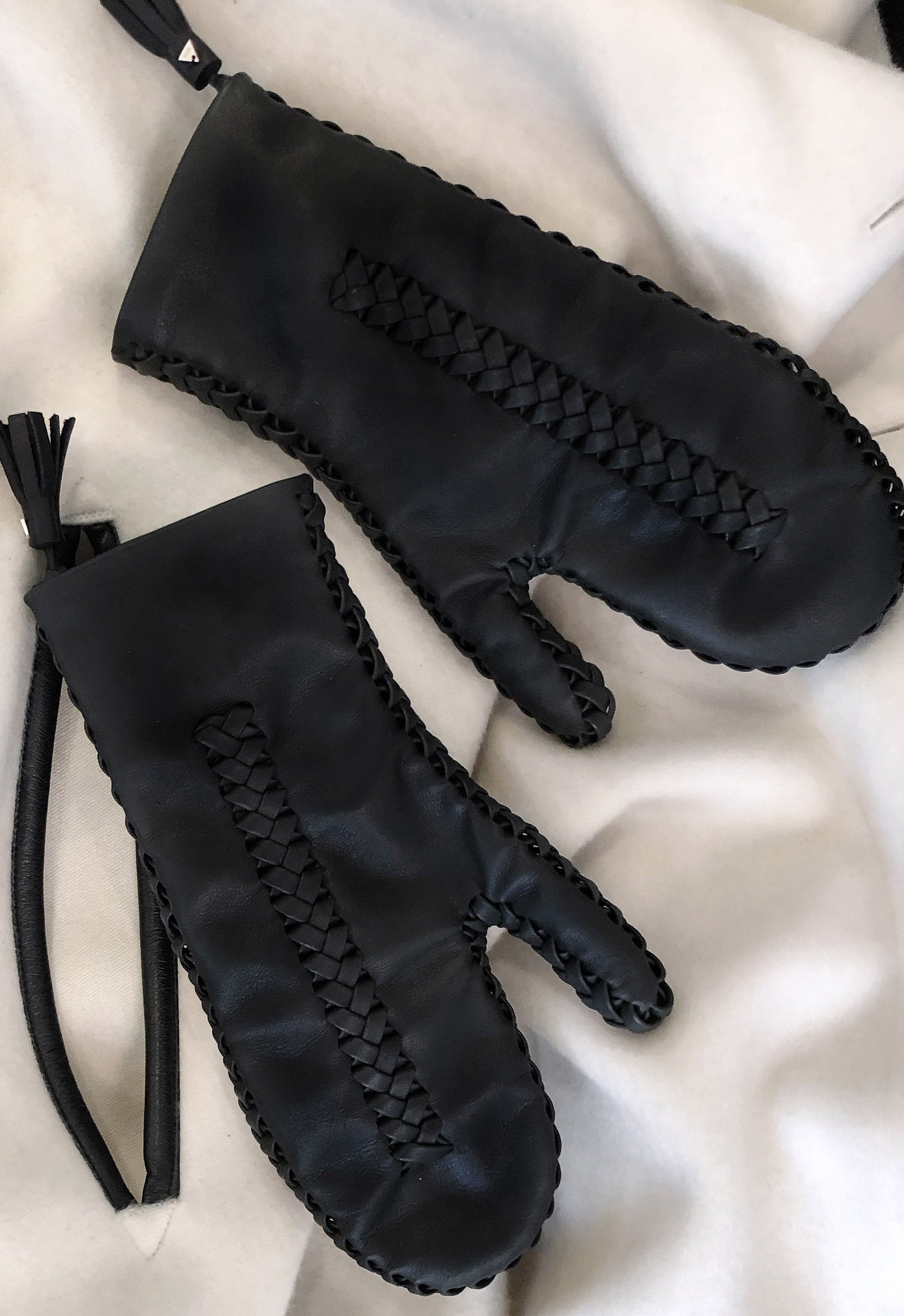 Boxer Mitten – Wendy Nichol